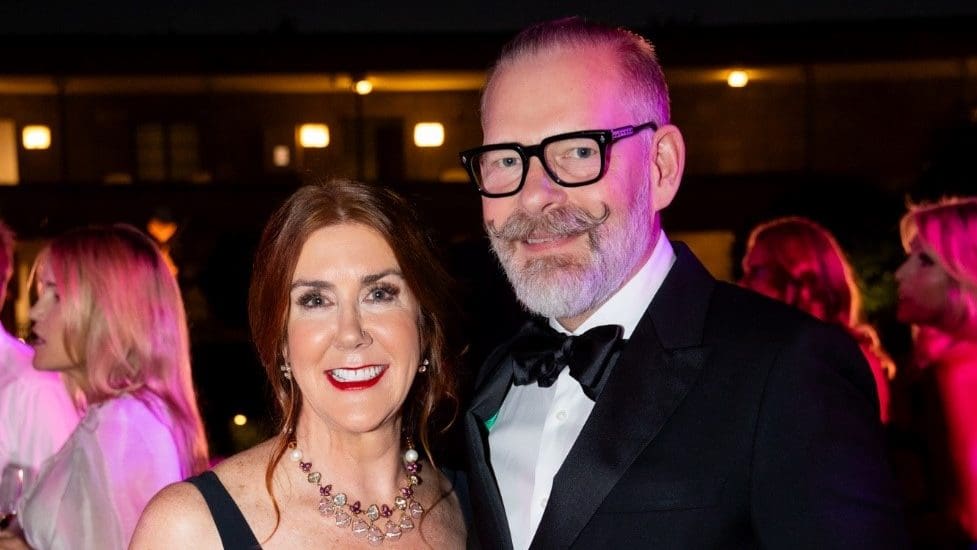 Elegant 'Vino con Stelle' Garden Party Blooms for Gateway for Cancer ...